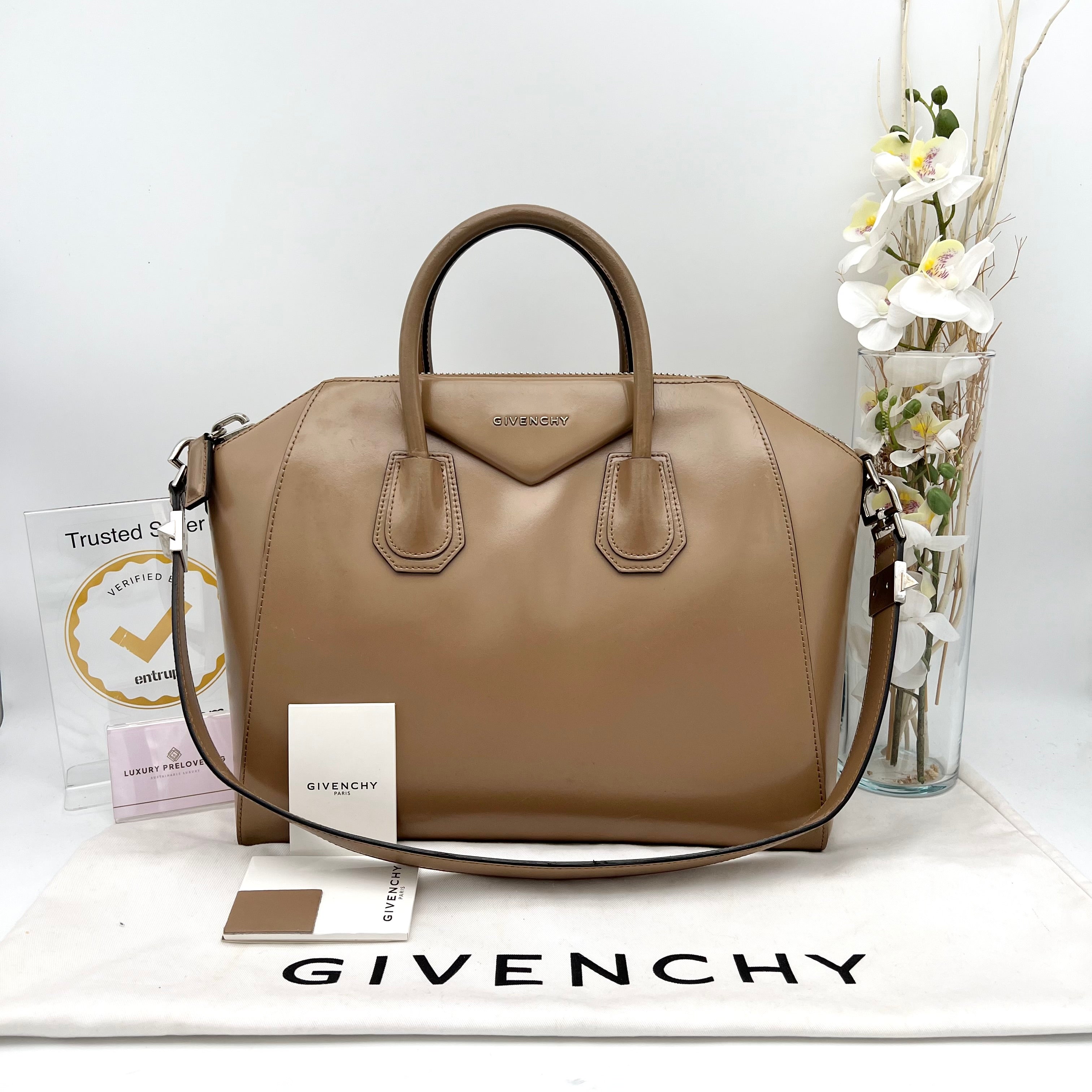 GIVENCHY ANTIGONA 2 WAY MEDIUM – Luxury Preloved SG